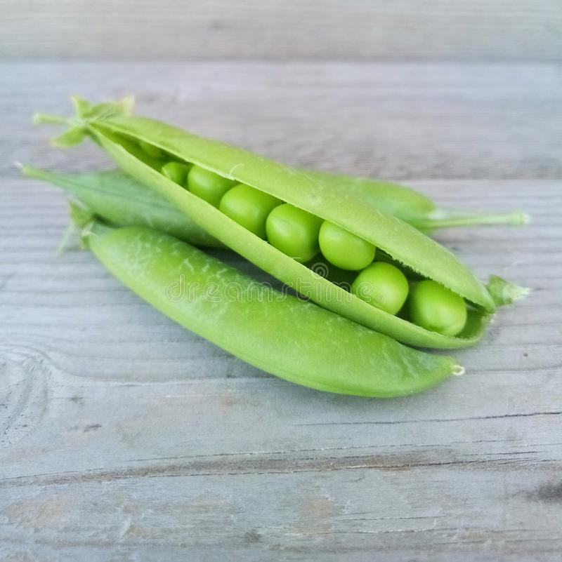 Peas - Unpeeled - 1Kg – ATF Greens Limited - Online Fruits & Veg Shopping